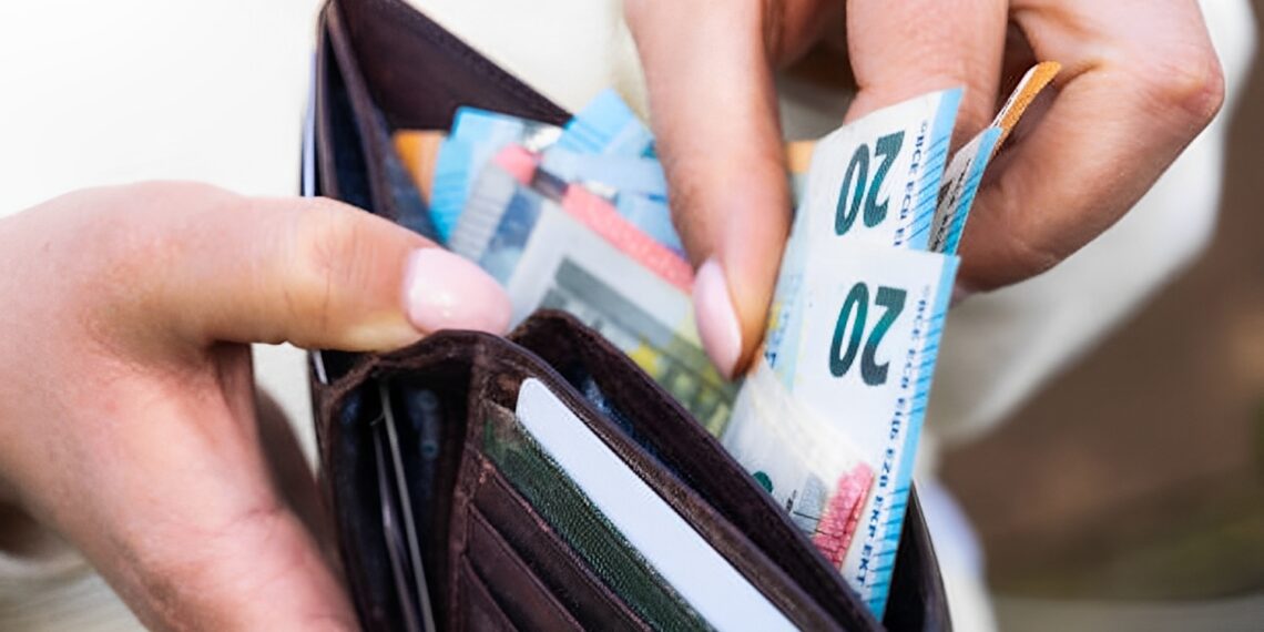 Dit zijn de definitieve AOW-bedragen per 1 juli 2025 en dat is best teleurstellend