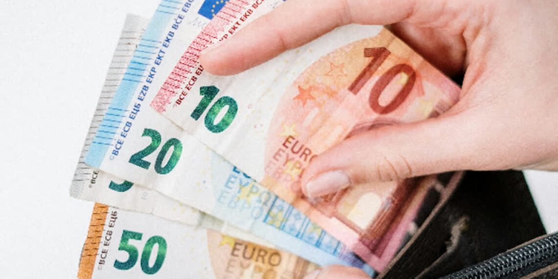 Dit zijn de definitieve AOW-bedragen per 1 juli 2025 en dat is best teleurstellend