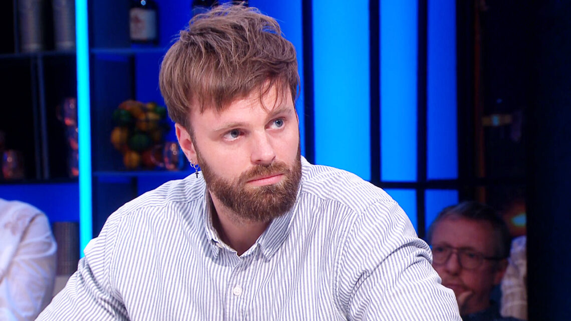 Tim Hofman breekt de stilte met schokkend bewijs over The Voice – Plenaire
