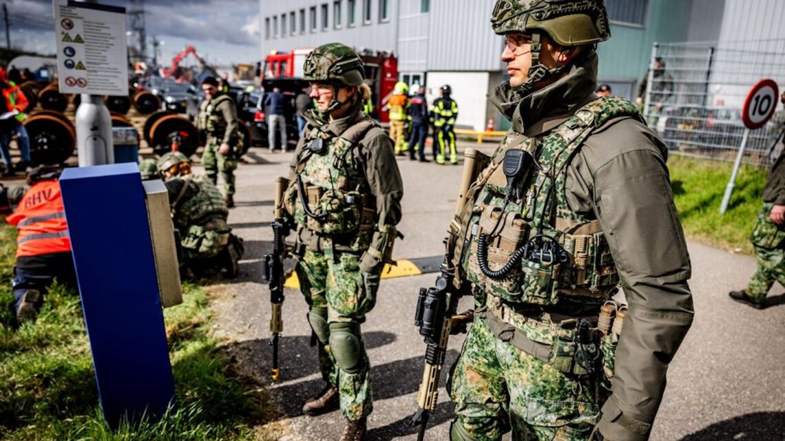 Nederlandse militairen keren meteen terug naar Nederland na opvallende ...